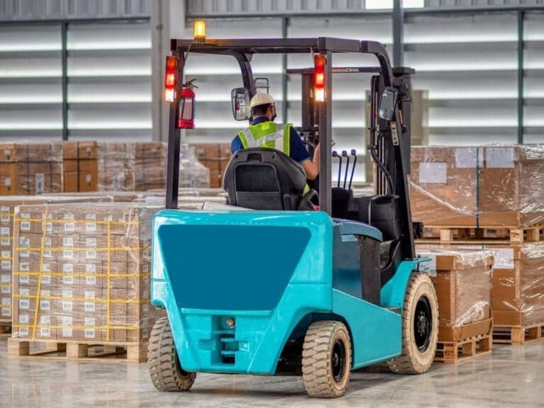 Tips on How to Drive a Forklift for the First Time - Tips for beginners